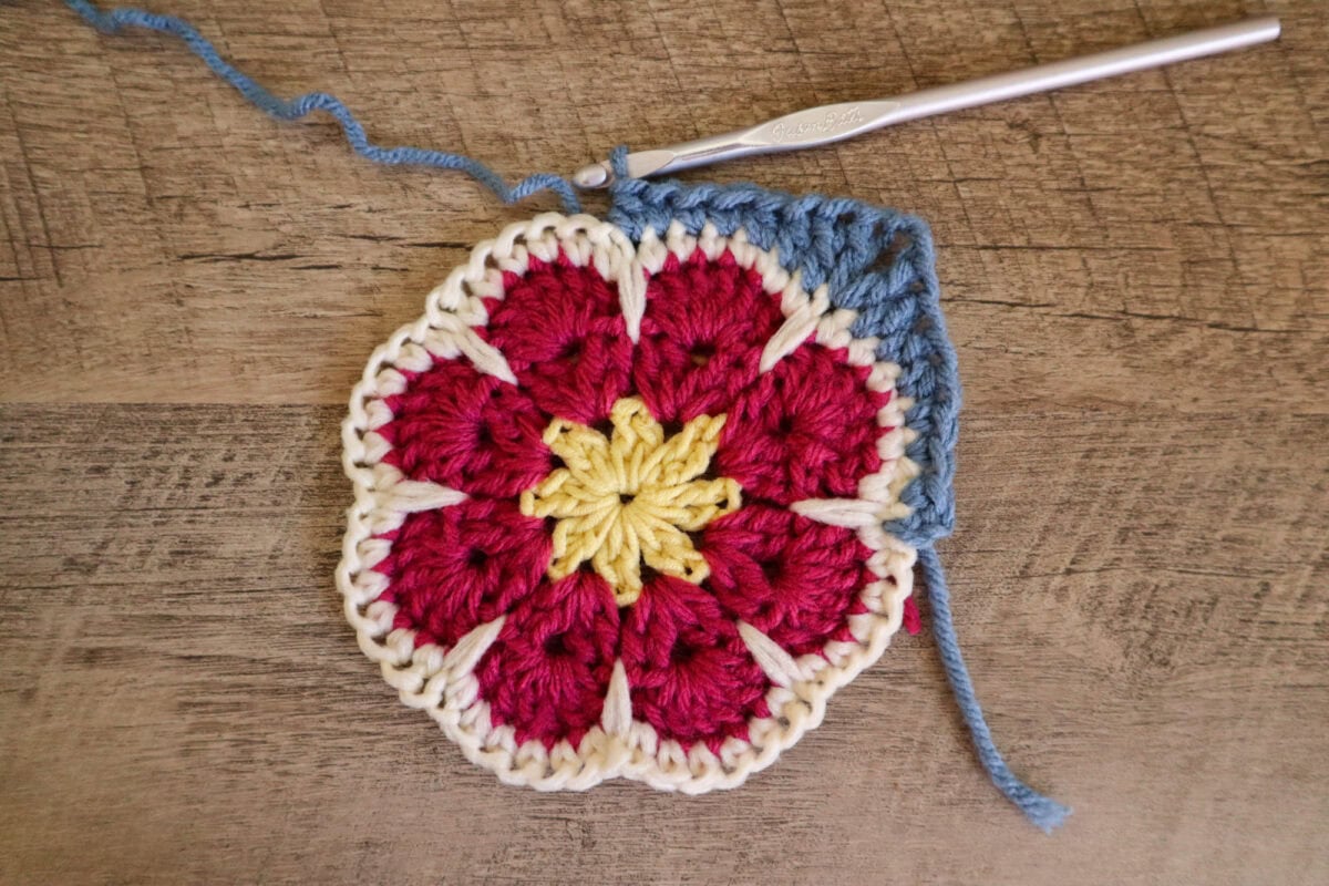 African Flower Granny Square - grannysquarefair.com