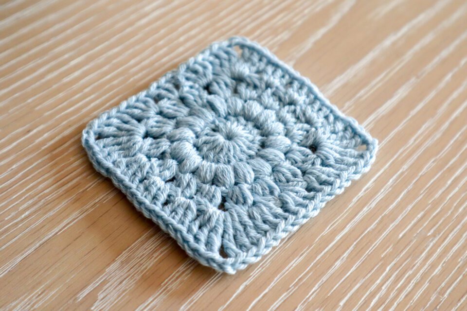 Sunburst Granny Square - Single Color - grannysquarefair.com