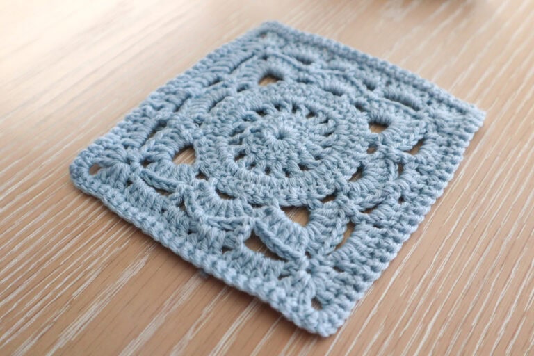 The Willow Granny Square - Single Color - grannysquarefair.com