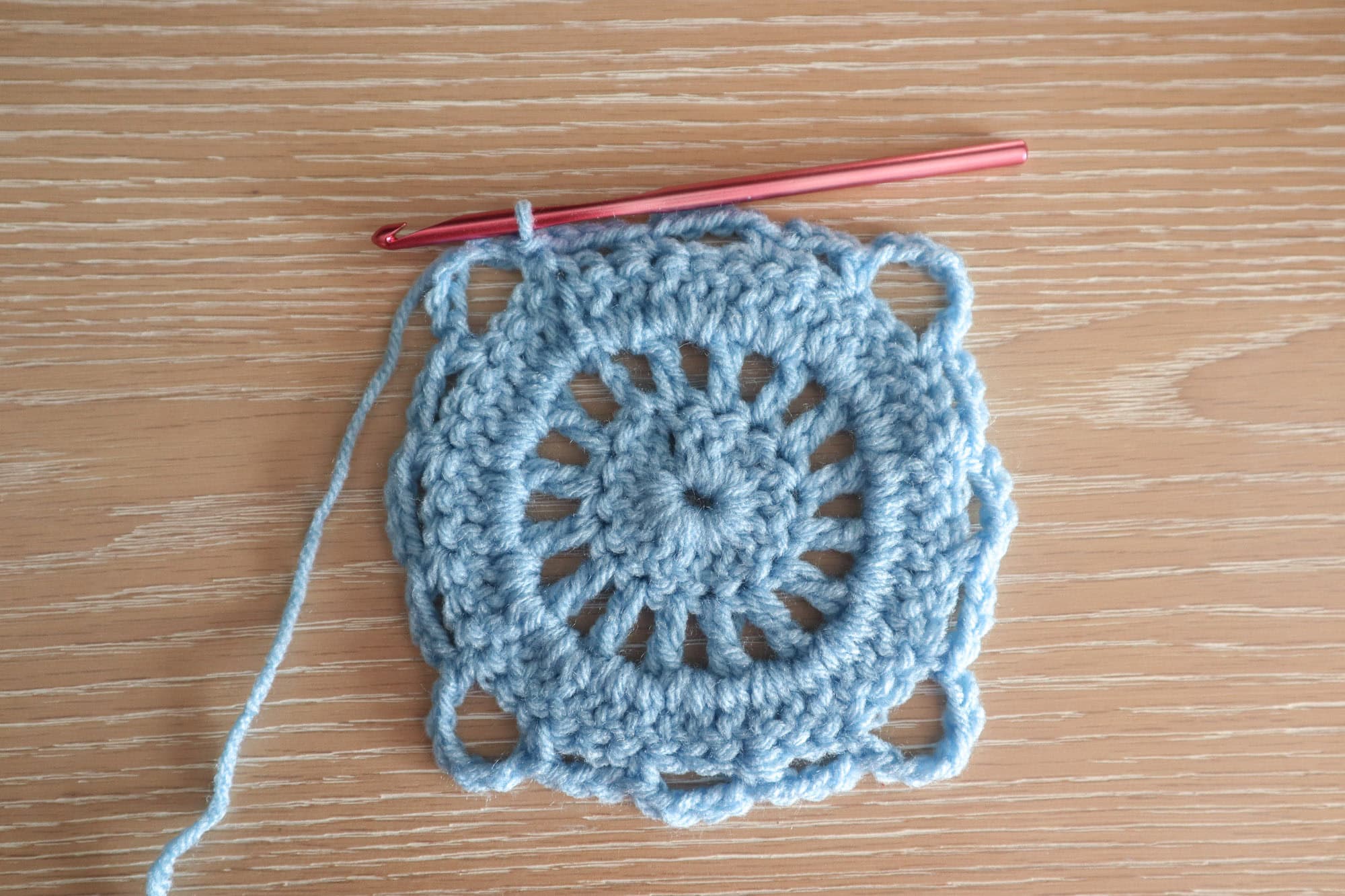 The Willow Granny Square - Single Color - grannysquarefair.com